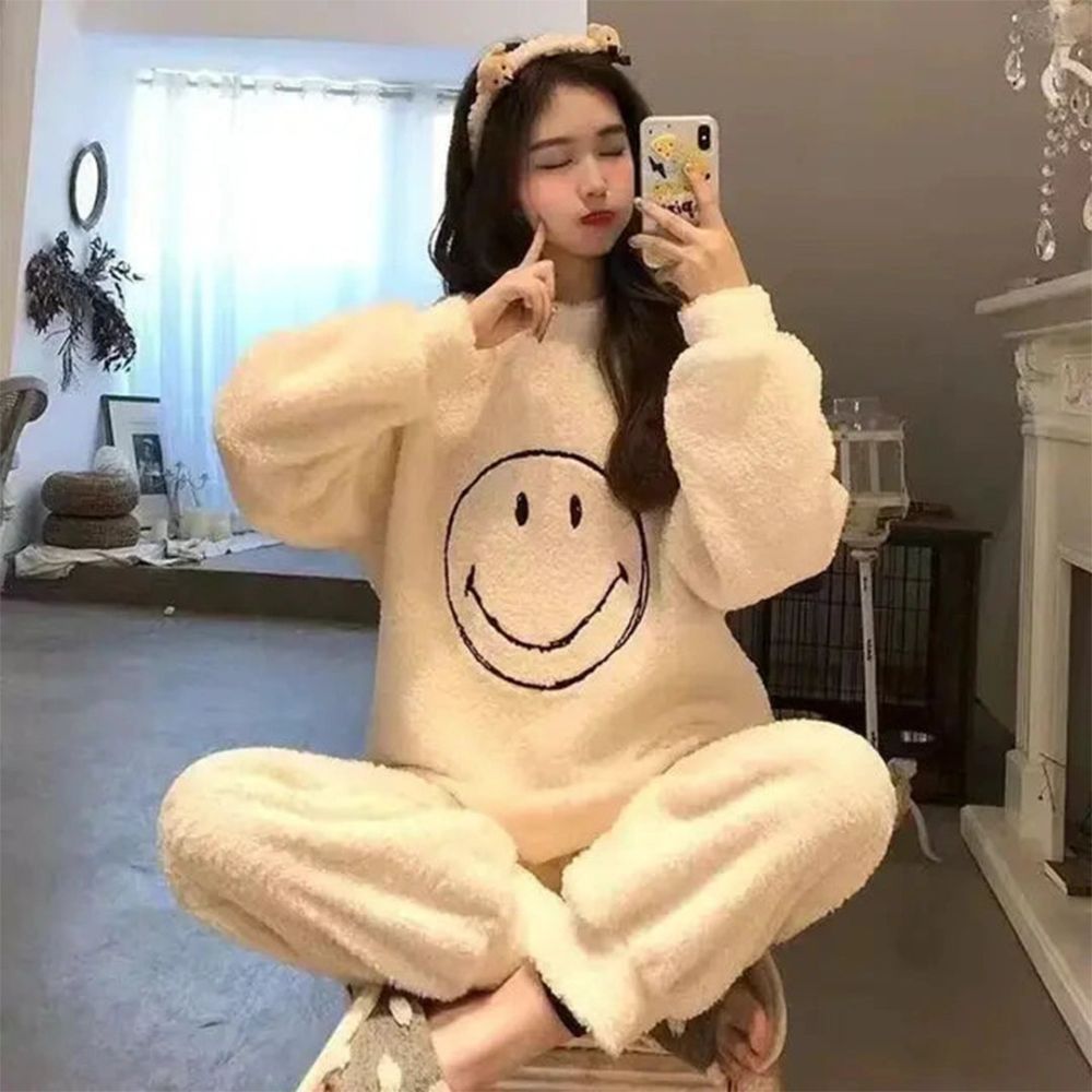Sajiero Women's Full-Sleeves Pajama Suit, Fleece, Smiley Face, White ...